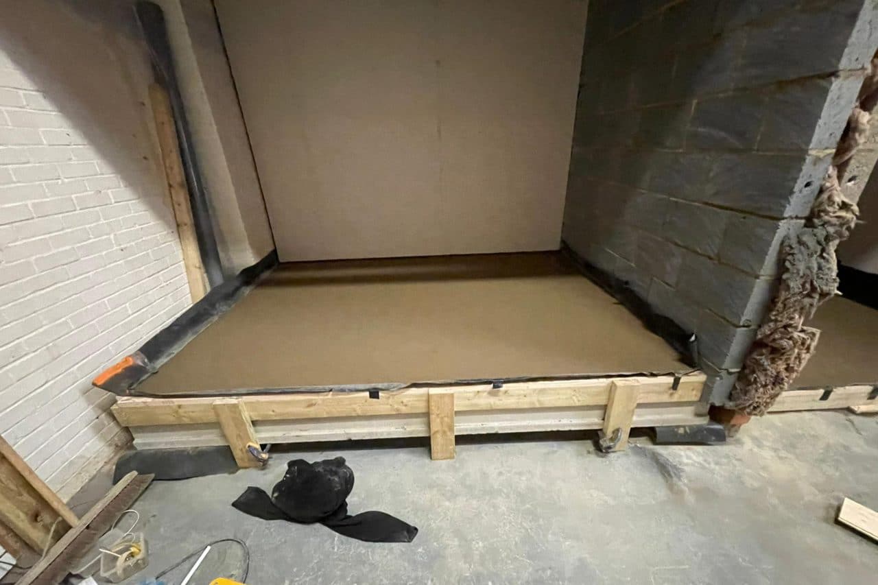 Floor screeding contractors - PE4 - 01933 716018